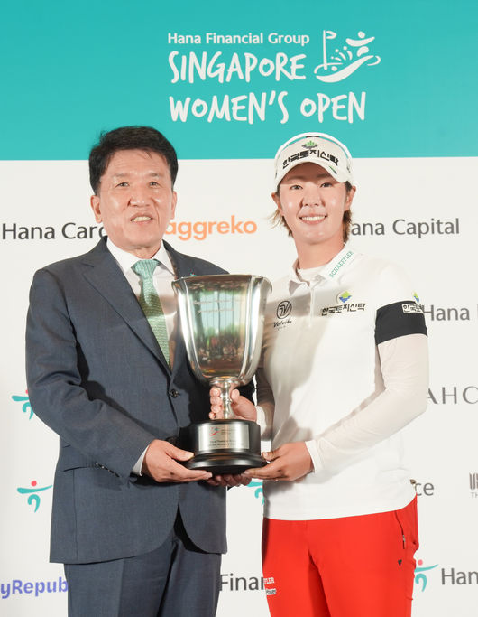 KLPGA 개막전 악천후...축소대회 우승한 박지영 “운 좋게 따냈다” - 머니투데이