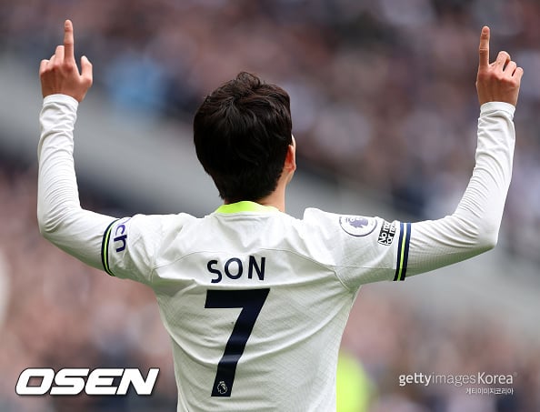 '가슴 찡한 소감' 손흥민 "EPL 100호골, 세상 떠난 외할아버지께 바친다" - 머니투데이