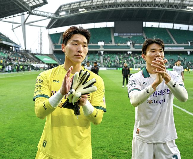 약 1년 만에 출전 중인 ’U20 WC 준우승 주역‘ GK 깨운 최용수의 한마디 [오!쎈 인터뷰] - 머니투데이