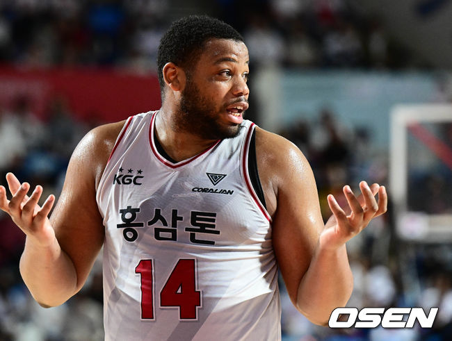 ‘오세근 혼자 힘들다!’ KGC, 결국 스펠맨-변준형 살아나야 한다 - 머니투데이