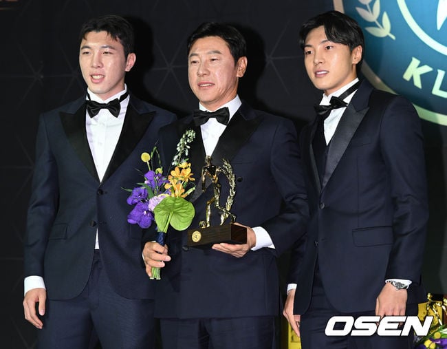 'K리거 父子-초대 헌액자' 신태용 감독 "가문의 영광... 이런 큰 상은 처음"[오!쎈 현장] - 머니투데이