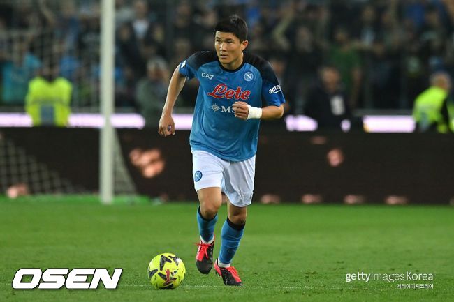 "KIM? 담배 아냐?" 조롱받던 김민재, 나폴리 역사 장식..."골문 앞 자물쇠" 극찬 - 머니투데이