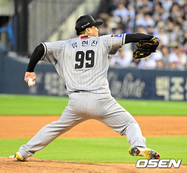 뜬공이 천장 맞고 적시타로...'고척돔 불운' 류현진 이겨냈다. 6이닝 3실점 QS - 머니투데이