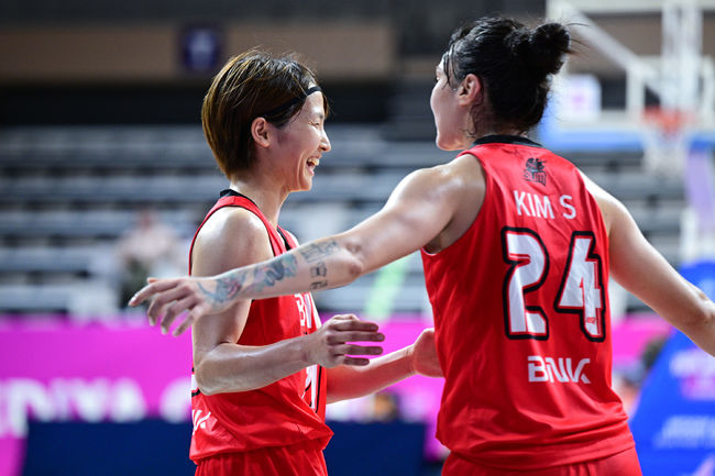 '베스트 5의 품격' 김소니아, 28점 폭격...'꼴찌' BNK, '디펜딩 챔프' 日 도요타 대어 낚았다 - 머니투데이