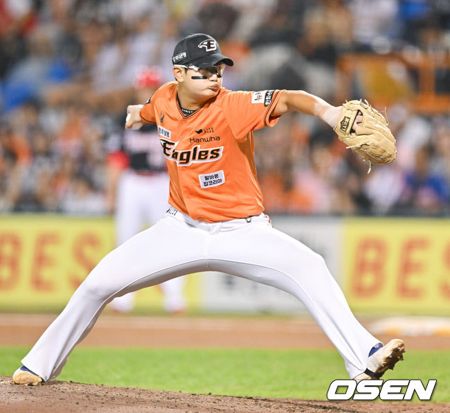 158km 광속구로 완성한 한화 최초 기록 "서현이 굉장히 잘했지만…더 높게 봐야 한다" - 머니투데이