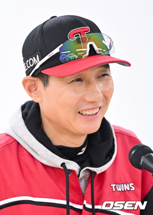 “에르난데스 2번째로 나간다, 선발투수처럼 던질 수도…” 벼랑 끝 염경엽 감독, 총력전 예고 [PO3] - 머니투데이