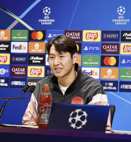 PSG 대표로 UCL 기자회견 참석한 이강인 "가짜 9번? 어떤 역할이든 100% 노력" - 머니투데이