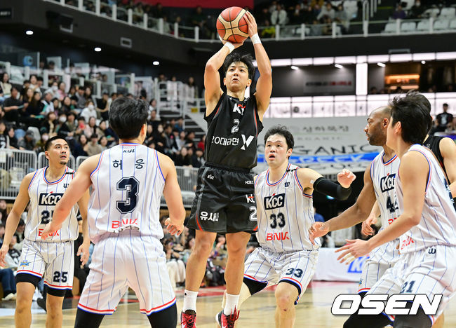 '허훈 복귀전 11점 7어시스트' KT, KCC 제압...SK는 LG 9연승 저지 - 머니투데이