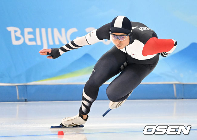 '아깝다 0.08초!' 빙속 김준호, 男 500m 동메달...100m 이어 두 번째 3위[하얼빈 AG] - 머니투데이