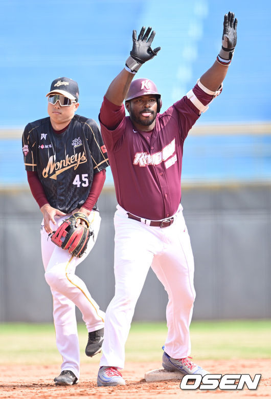 “내 몸은 신이 내려준 몸, 검은 천사라 불러달라” 푸이그, 연습경기 2G 연속 안타 폭발…AGAIN 2022 자신감 - 머니투데이