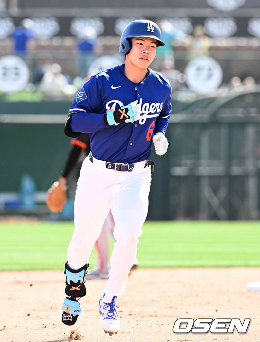 타구속도 151km 쐐기 스리런 폭발! 김혜성 8일 만에 대포 가동...멀티히트로 무력시위 재개 - 머니투데이