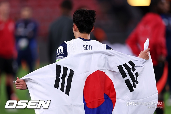 SON '드디어 정상 등극'→이젠 이강인 차례... 韓 유럽파 UEL+UCL 동반 우승 정조준 - 머니투데이
