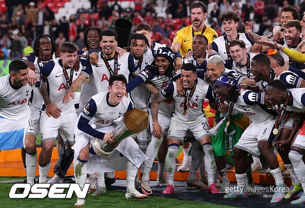"SON 매각 고려 안 해"... UCL 티켓 획득한 토트넘, '풍부한 경험' 손흥민 팔면 마이너스→이적 불가 선언 - 머니투데이