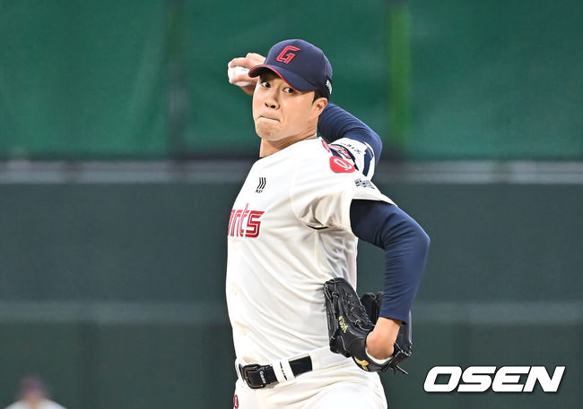 "중간에서도 던져보고" 윤성빈 불펜 미션, 154km 2이닝 세이브 결실...트레이드 박세진도 2이닝 무실점 첫 승 - 머니투데이