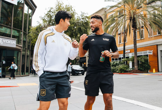 'LAFC 남길 잘했지?' 부앙가, SON 도움받아 MLS '30년' 최초 대기록..."3시즌 연속 20골 달성" 해트트릭 겹경사 - 머니투데이