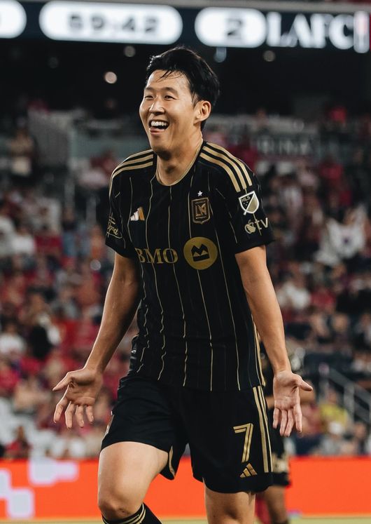 '1골→3골→1골→2골' 손흥민, 4경기 연속 득점 미쳤다! MLS 8경기 8골...정상빈과 '코리안 더비'서 LAFC 3-0 대승 견인 - 머니투데이