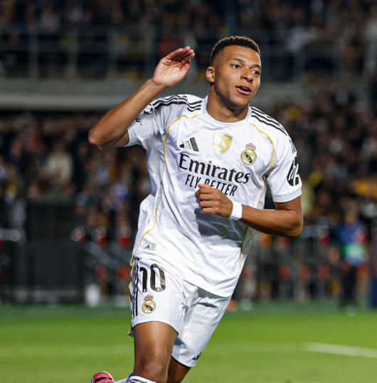 '음바페 해트트릭 폭발' 레알, 카이라트 원정 5-0 대승...UCL 2연승 성공 - 머니투데이