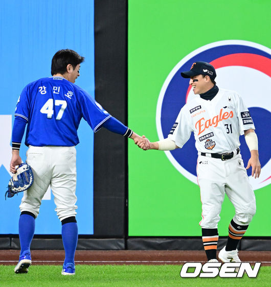 잠실은 내가 간다! 한화-삼성 5차전 역대급 흥행 폭발, 1만6750석 다 팔렸다 '누적 관중 23만명 돌파' [PO5] - 머니투데이