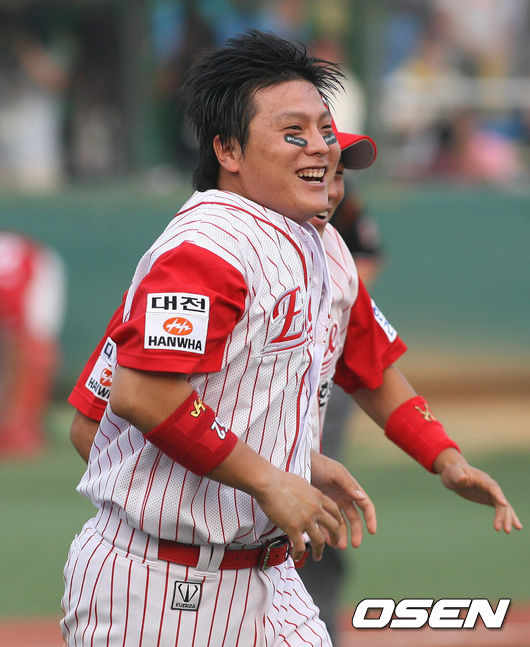 "나처럼 후회하는 선수가 되지 말길…" 19년 전 김태균은 몰랐다, KS행 한화 후배들에게 전하는 당부 - 머니투데이