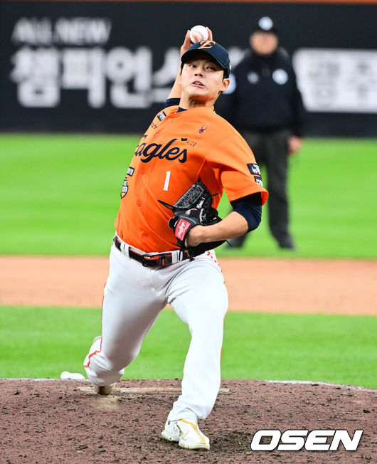 ‘왕조 건설’ LG vs ’26년 만에 우승’ 한화, 44년 만에 첫 KS 맞대결…톨허스트 vs 문동주 격돌 - 머니투데이