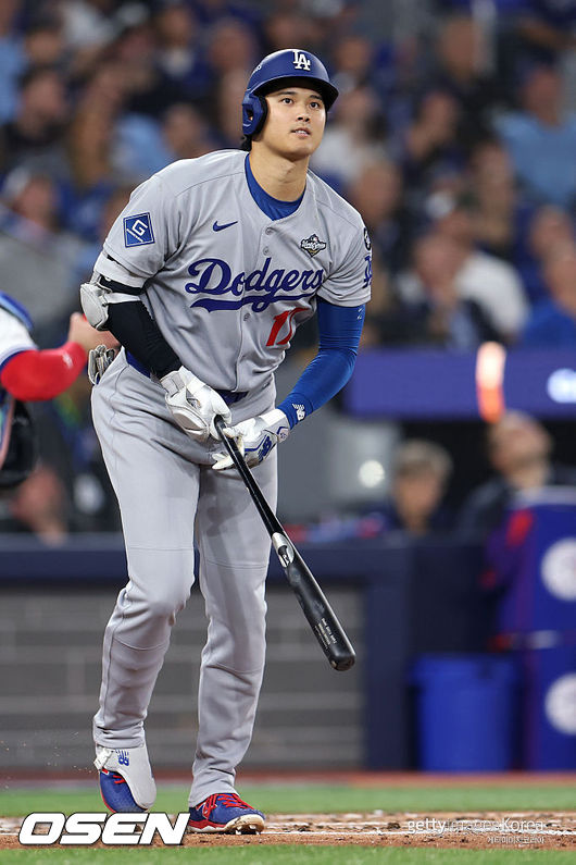 ‘위기의 다저스 구했다!’ 야마모토, 9이닝 8K 1실점 완투승…아시아 최초 WS 완투승 PS 2G 연속 완투승 [WS2 리뷰] - 머니투데이