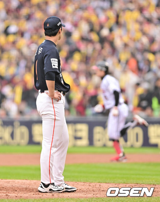 '162km→157km-→154km' 삼성 셧아웃 압도했던 문동주 어디 갔나…LG에 5회도 못 버티고 강판됐다[KS1] - 머니투데이