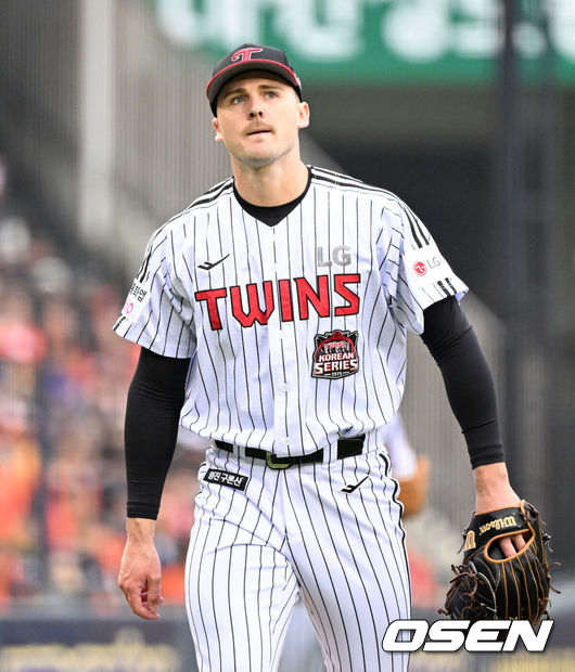 ‘대충격’ 한화, 24일 쉰 LG에 난타 당했다…박해민 홈런 빠던-신민재 3안타-톨허스트 QS, LG 8-2 완승→우승확률 73.2% [KS1 리뷰] - 머니투데이