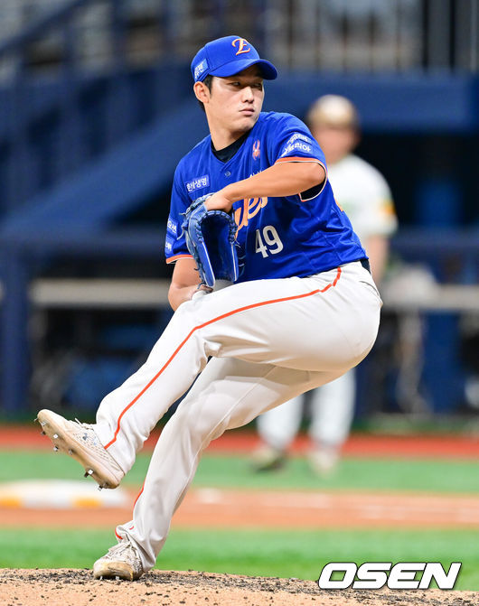 두산 방출→독립리그→한화 육성선수→입대…인고의 8년, KS행 꿈 이뤄졌다 “내가 엔트리 합류라니, 생각도 못한 일” - 머니투데이