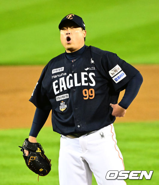 "ABS 없었으면 류현진 13승도 했을 텐데…" KBO 최고 혁신이 괴물한테 불운이라니, 스트라이크 같은 볼에 울었다 - 머니투데이