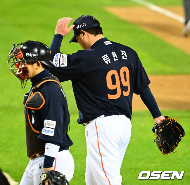 "ABS 없었으면 류현진 13승도 했을 텐데…" KBO 최고 혁신이 괴물한테 불운이라니, 스트라이크 같은 볼에 울었다 - 머니투데이