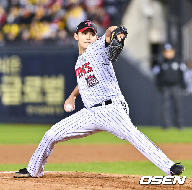 ‘KS 데뷔전을 만루에서 등판→홀드’ 1라운드 신인, 왜 “10점 만점에 1점이죠” 자책했나 - 머니투데이