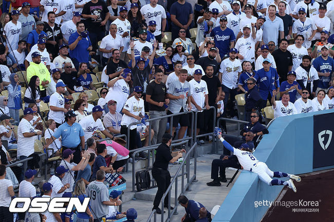 전날 18이닝 뛴 선수들 맞아? '9출루' 오타니는 초구에 157km, 동료는 '가제트 호수비' [WS4] - 머니투데이