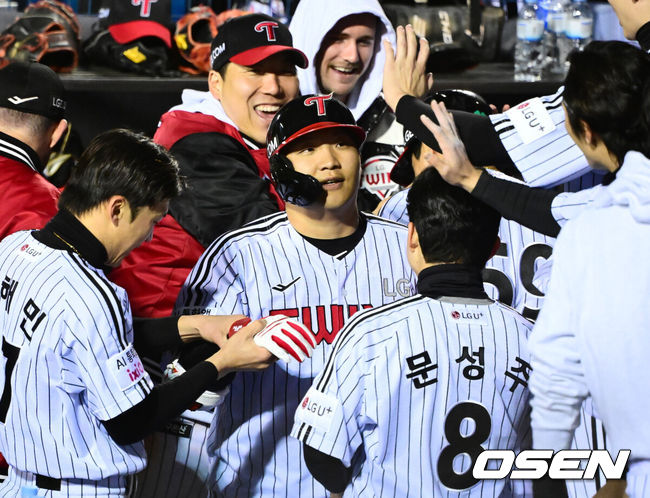 '3연승 도전, 폰세도 무너뜨린다' 1차전-2차전-3차전, LG 라인업 똑같다 [KS3] - 머니투데이