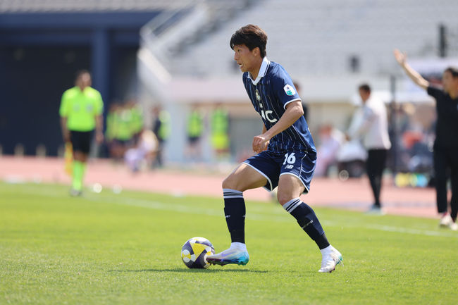 '피 튀기는 PO 싸움' 4위 전남 vs 6위 성남 격돌...부산도 '우승 확정' 인천 꺾고 희망 이어갈까 - 머니투데이