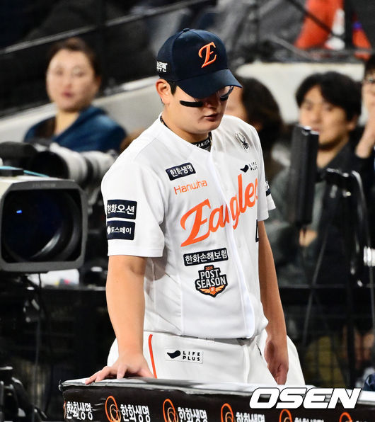 ‘우승 결정전→PO1→PO4→KS4’ 김경문 감독 믿음에 또 반복된 김서현 대참사…한화, 26년 만에 우승 기회 날아가나 - 머니투데이