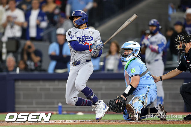 오타니 또 걸러? 'MVP 동료' 베츠, 침묵 깨고 2타점 적시타 '쾅' [WS6] - 머니투데이