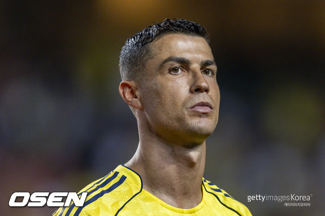 "메시가 나보다 낫다고? 난 겸손하고 싶지 않아" 호날두, GOAT 논쟁에 단언 - 머니투데이