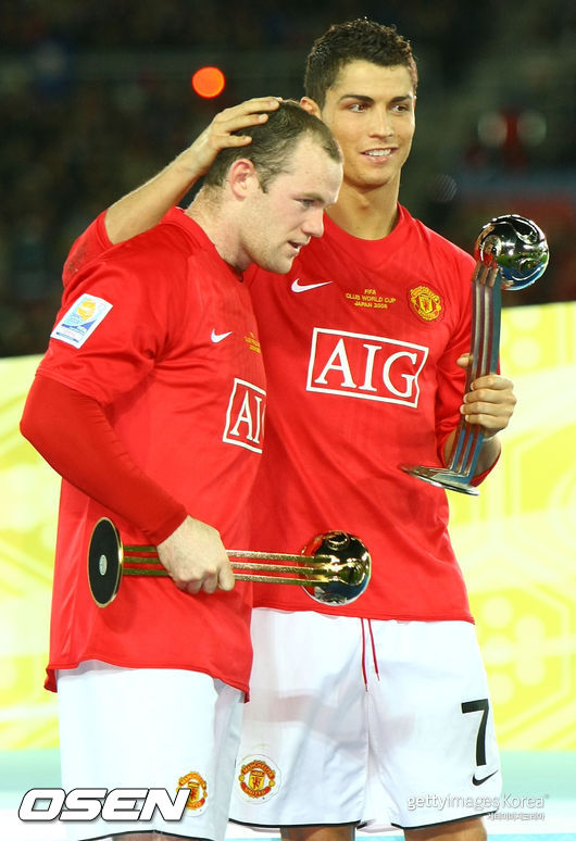 "메시가 나보다 낫다고? 난 겸손하고 싶지 않아" 호날두, GOAT 논쟁에 단언 - 머니투데이