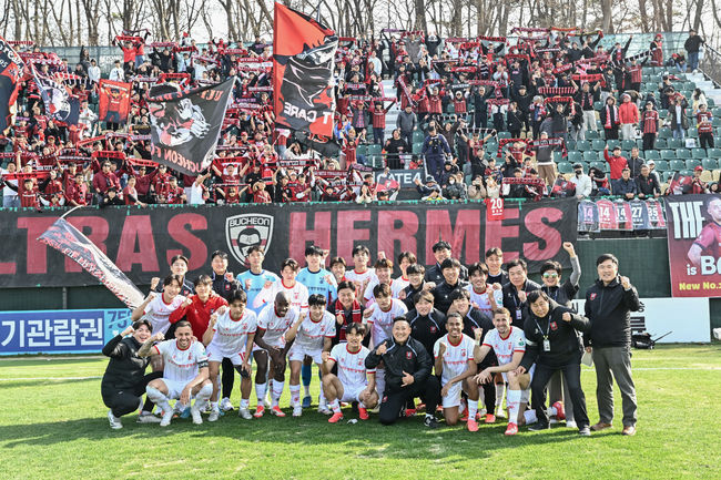 'PO 진출 눈앞' 부천FC1995, 올 시즌 정규리그 마지막 원정 김포전 승리 도전 - 머니투데이