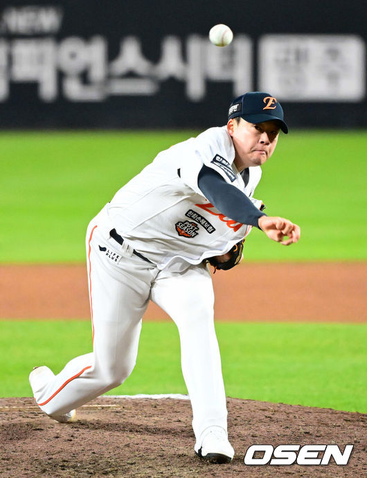 [속보] '한슝쾅' 한승혁, 강백호 FA 보상 선수로 KT행..."최고 154km 강속구 뿌리는 즉전감" - 머니투데이