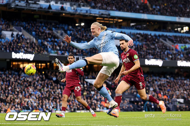 'PL 통산 104골 돌파-호날두 넘었다!' 경기당 0.91골의 위력, 홀란드가 만든 숫자는 다르다 - 머니투데이