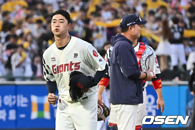 "구위는 ML급" 투수 4관왕도 인정, 안경 에이스 "더 잘하지 않을까"…160km 파이어볼러 대반전, 아직 끝나지 않았다 - 머니투데이