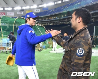 [APBC] 정민철 코치, 日 완봉승 파트너 아베와 반가운 조우 - 머니투데이