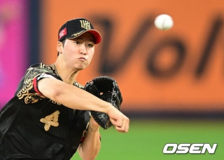 '152km 선발 잠수함' KT에 임창용 같은 투수 있다…강철 매직도 인정한 에이스 - 머니투데이
