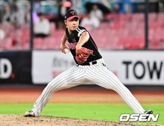‘변화구 장착’ 152km 국대 사이드암, 투심 비율 50% ↓…홈런 맞았으나 가능성 보였다 - 머니투데이