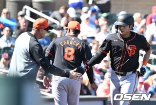 "넘어갈 줄 몰랐는데…" 이정후 '총알' 홈런에 SF 에이스도 깜짝 놀랐다…단 2G 만에 '천재 타자' 입증 - 머니투데이