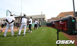 ABS 도입-피치클락-시프트 제한...2024 KBO리그, 달라지는 게 너무 많다 - 머니투데이