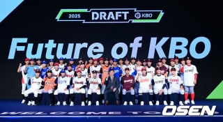 정현우·정우주 모두 클린…2025 신인선수 110명 도핑 검사, KBO “전원 음성 판정” - 머니투데이