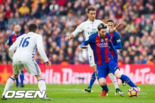 호날두 또 메시에 열등감 표출 “메시가 뛰는 MLS 수준 낮아…GOAT는 나 자신” - 머니투데이