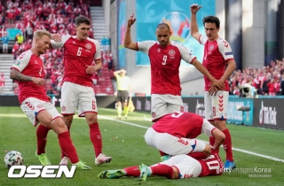 굿바이 흥민! '심장마비 후 4년' 덴마크 천재 MF, 결국 떠난다..."맨유와 동행 끝" 직접 작별 예고[속보] - 머니투데이